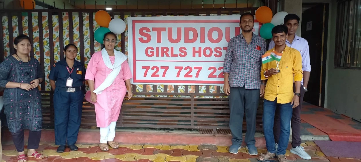 About Us – Studious Girls Hostels